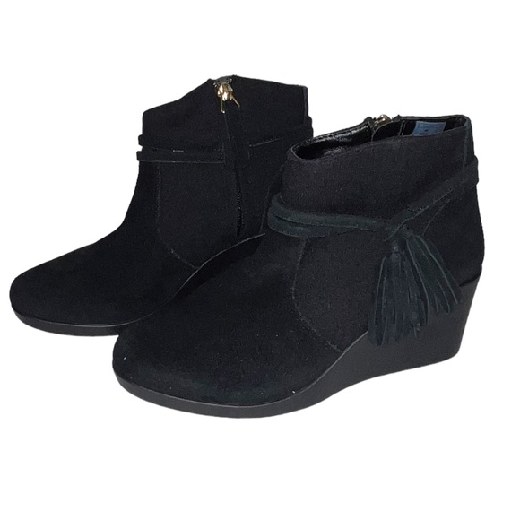 CROCS | Shoes | Crocs Black Leigh Suede Mix Bootie | Poshmark